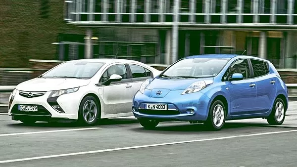 Vertailutestissä Nissan Leaf ja Opel Ampera – kumpi pärjäsi paremmin ...